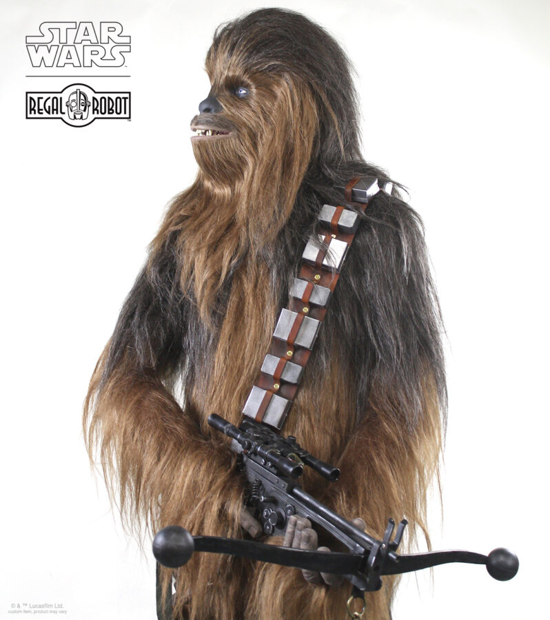 Custom 1:1 Chewbacca™ Statue with Bowcaster - Regal Robot