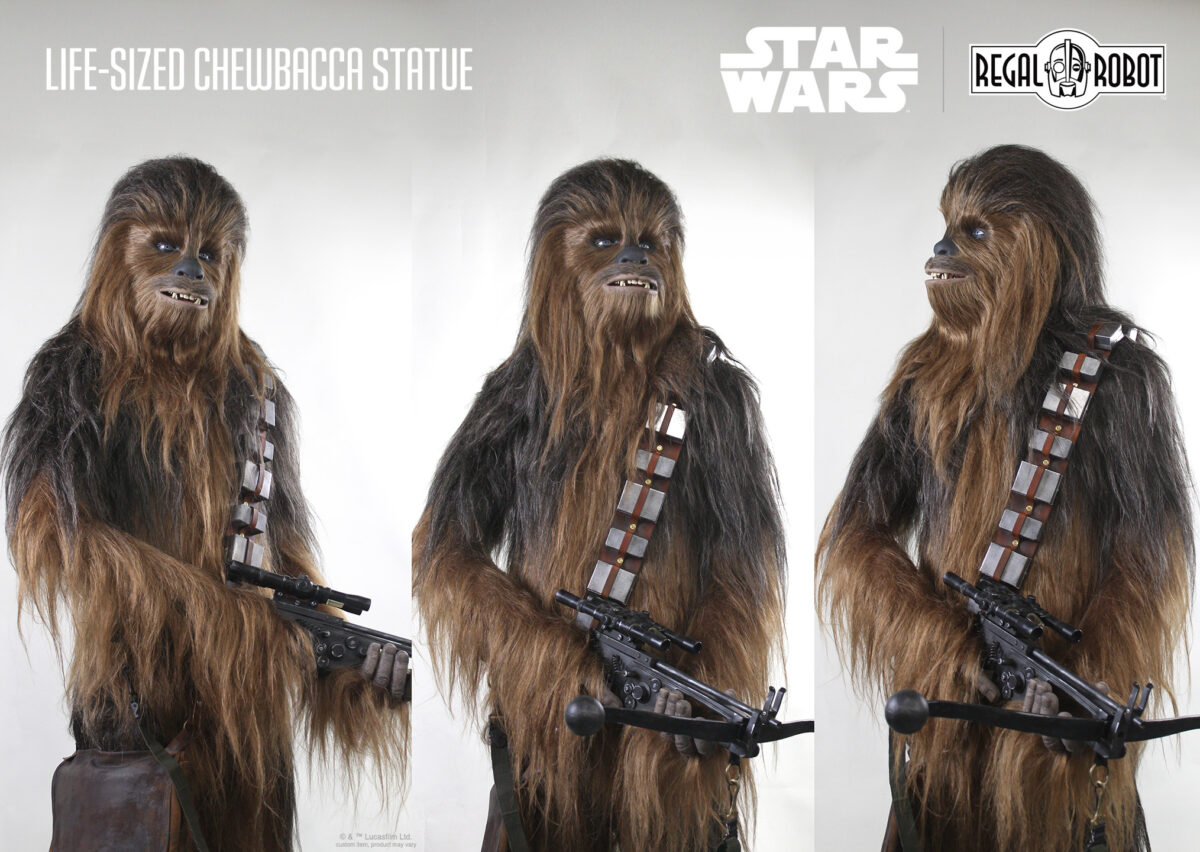 Custom 1:1 Chewbacca™ Statue with Bowcaster - Regal Robot
