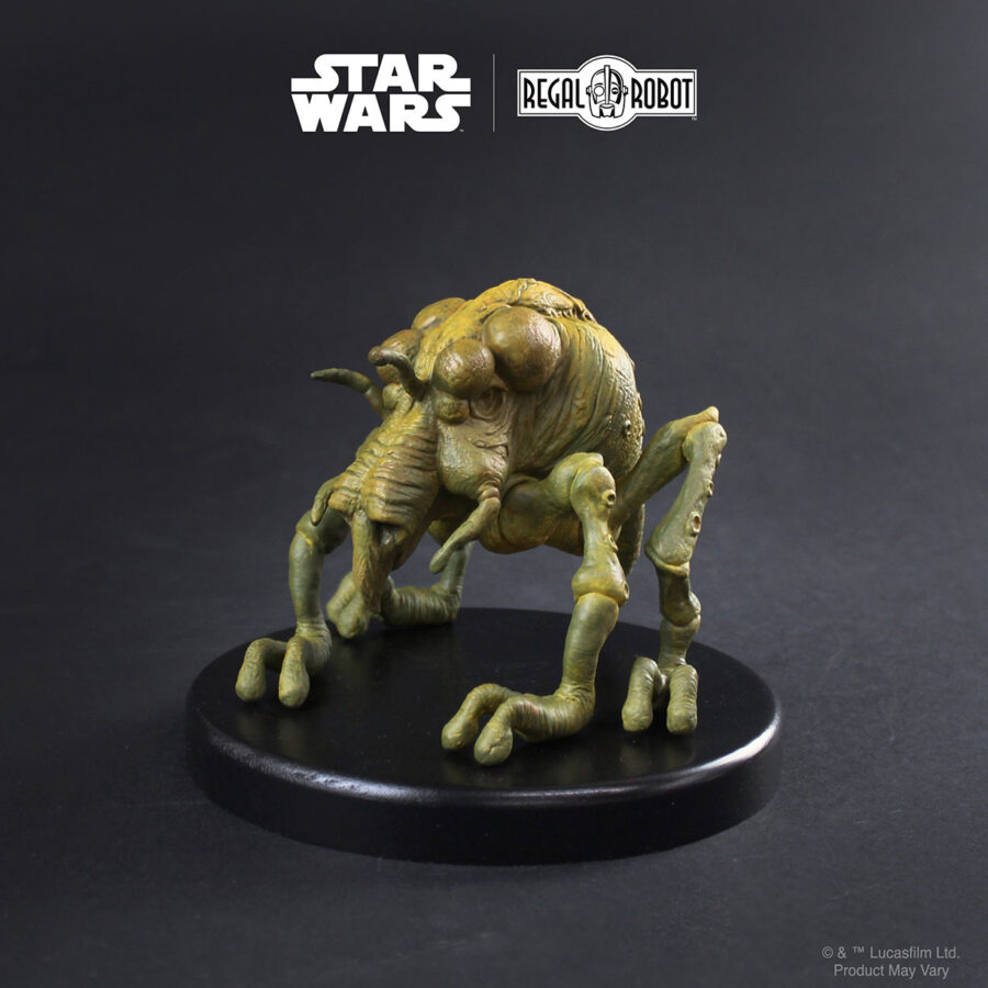 DELUXE SIGNATURE EDITION Holochess Prop Replicas - Regal Robot
